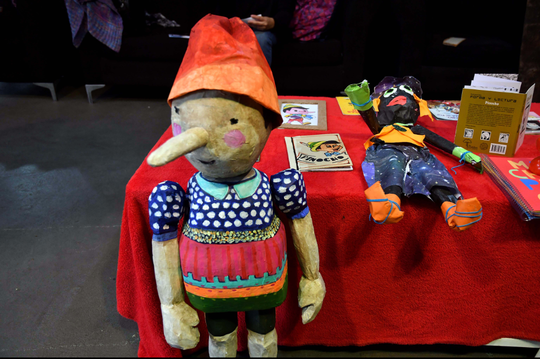 Una muestra de 70 Pinochos interpela sobre derecho al disfrute ...